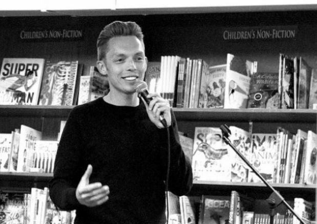 How Joshua Fields Millburn Became a Minimalist - Shortform Books