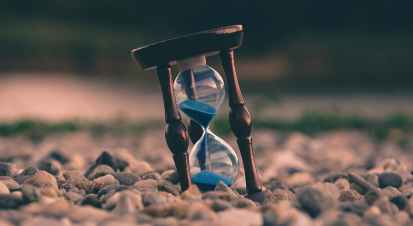 Psychological Time vs Clock Time: Why Is It Bad? - Shortform Books