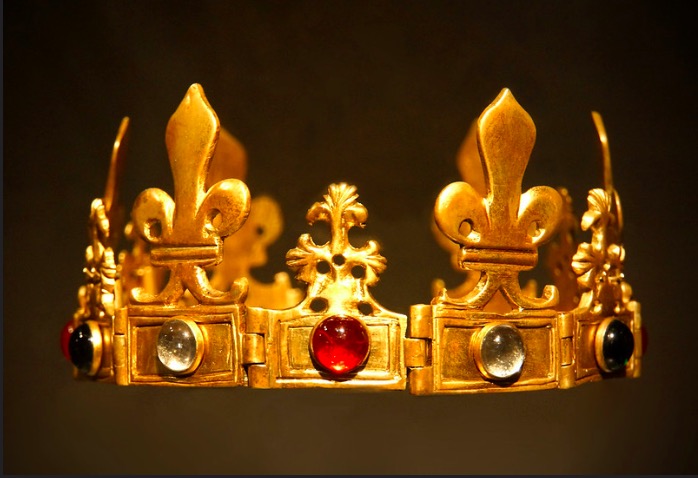 Law 34: Be Royal in Your Own Fashion: Act Like a King to Be Treated ...