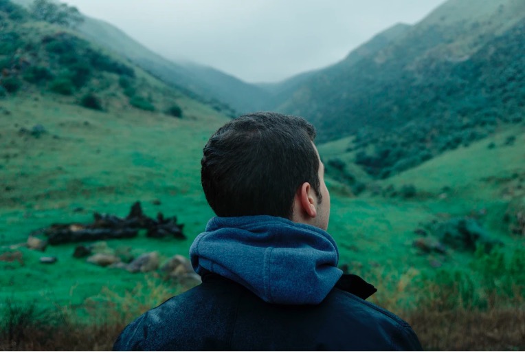 Observing Without Evaluating: What Does It Mean? - Shortform Books
