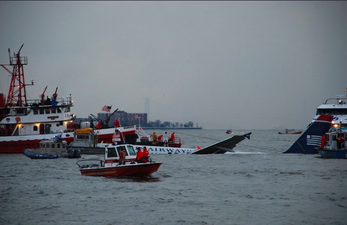 Sully's Hudson River Landing: Who Was the Real Hero? - Shortform Books