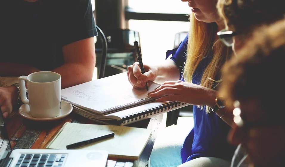 Helping Employees Deal with Change in the Workplace - Shortform Books