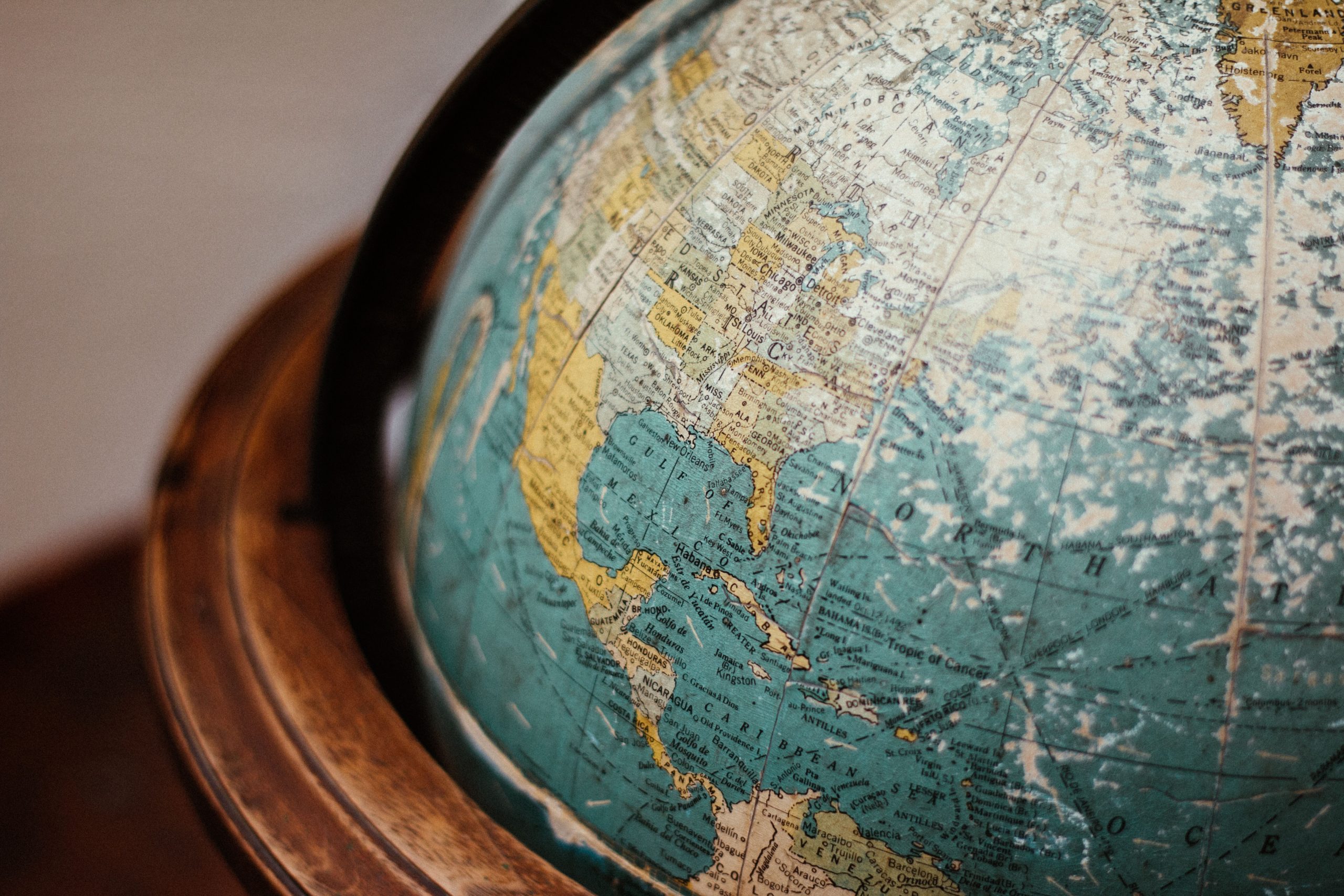 Technology and Globalization: The Path Forward | Shortform Books