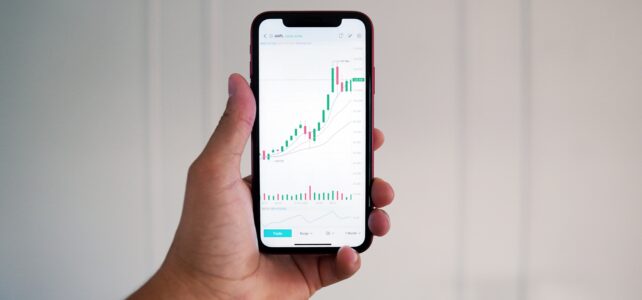 What Is Electronic Trading? A Simple Guide - Shortform Books