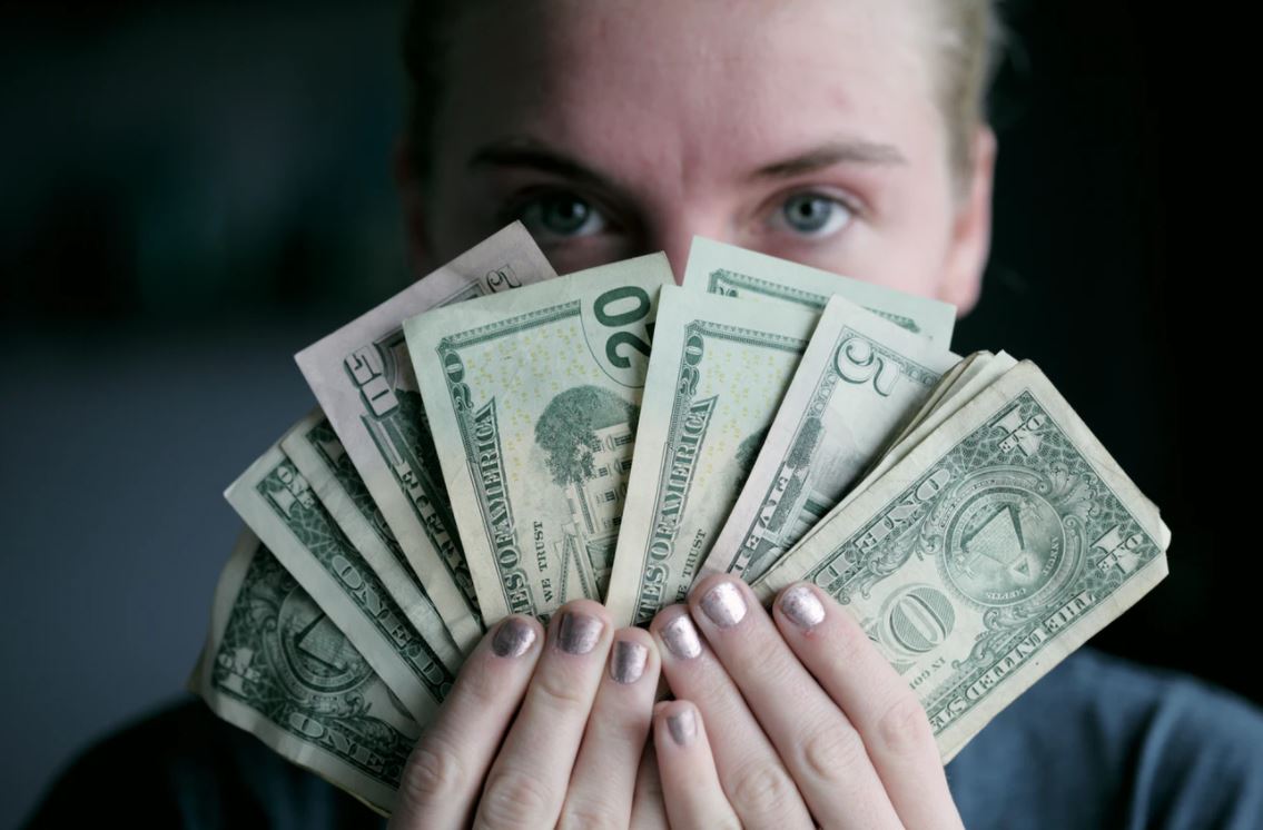 Creating a Positive Emotional Relationship With Money - Shortform Books