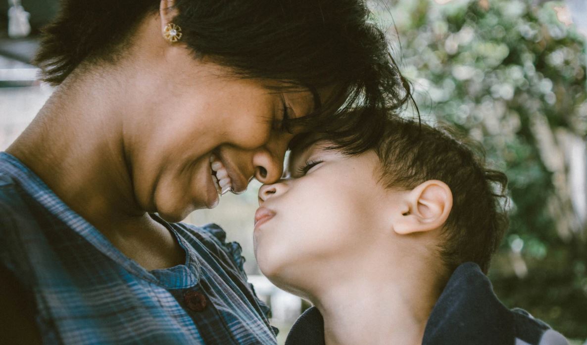 How to Praise Your Child With Empowering Words | Shortform Books