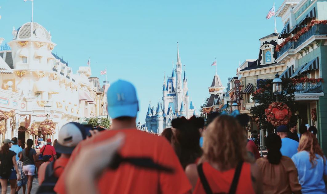 Bob Iger's Biography: The Ride of a Lifetime | Shortform Books