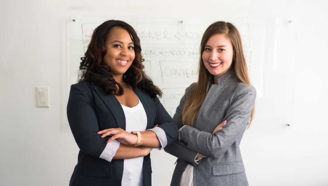 The 2 Kinds of Managers: Strategists and Processors | Shortform Books