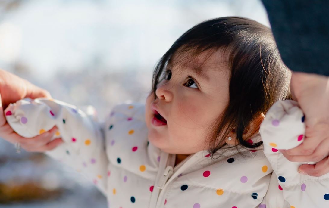 How Human Curiosity Aids in Childhood Development | Shortform Books