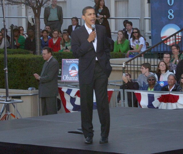 Opening a Speech: Make an Impact From the Get-Go - Shortform Books