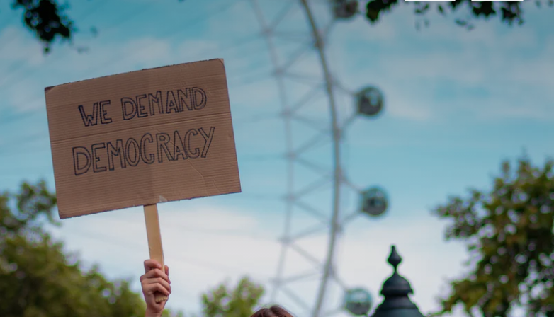 Democracy and Economic Growth: The Connection | Shortform Books