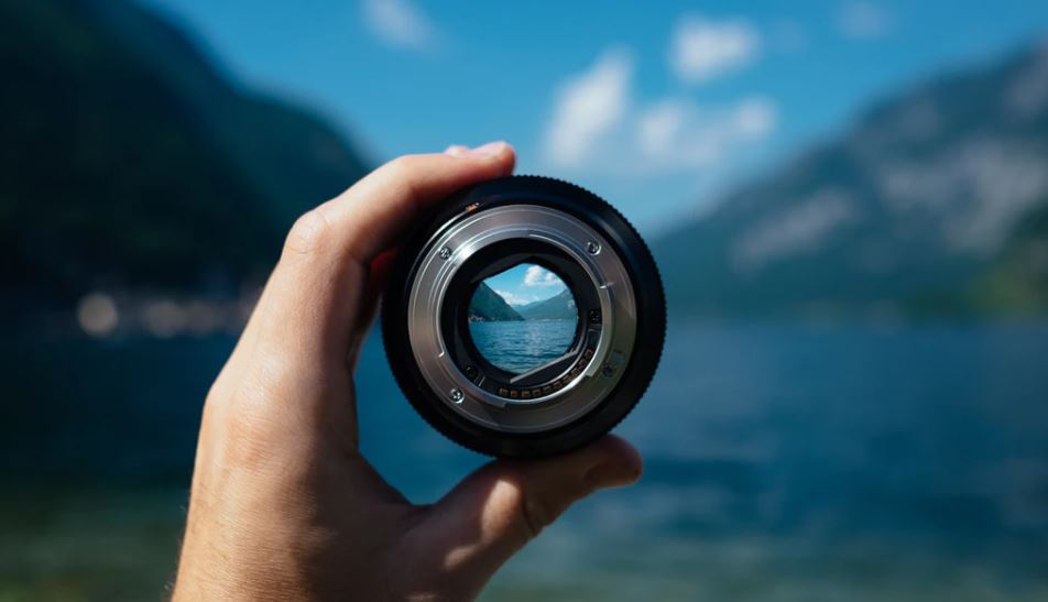 Directing Attention: How to Achieve Your Goals | Shortform Books