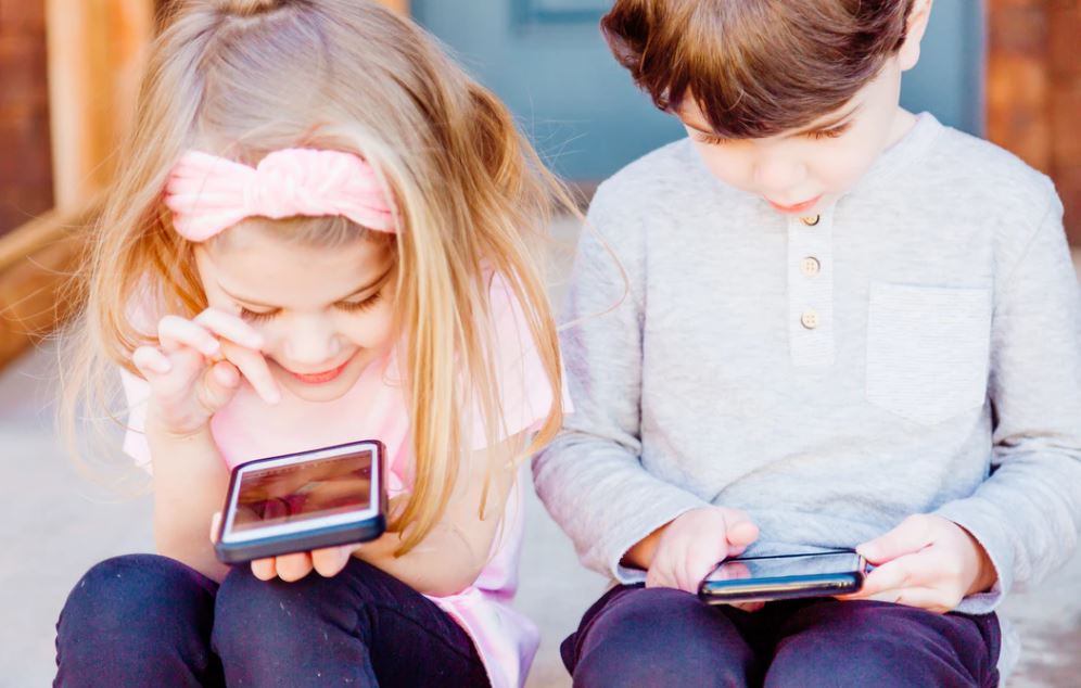 Distraction in Children: Tips for Parents | Shortform Books