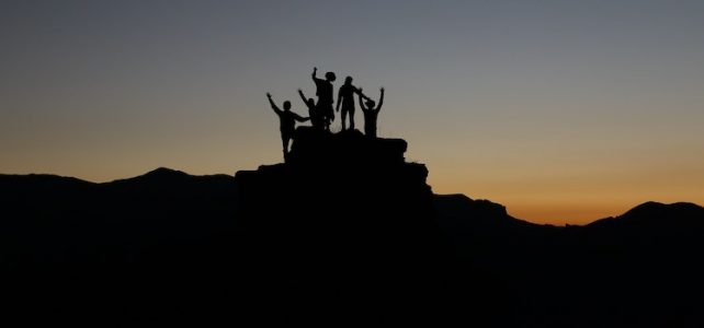 Group Mentality: The Social Psychology of Groupism - Shortform Books