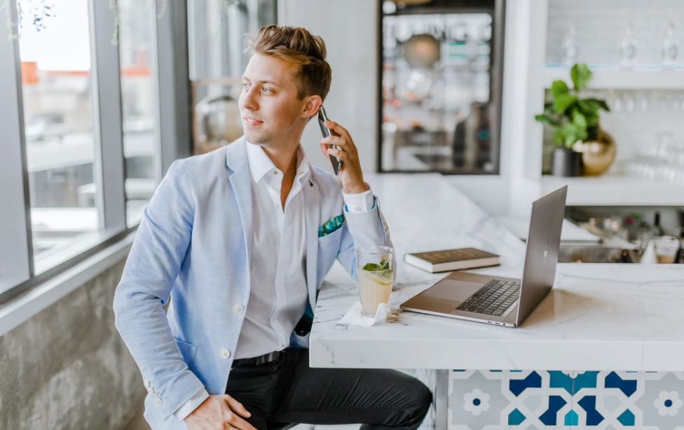 A Look Inside the Minds of the Top Salesmen | Shortform Books