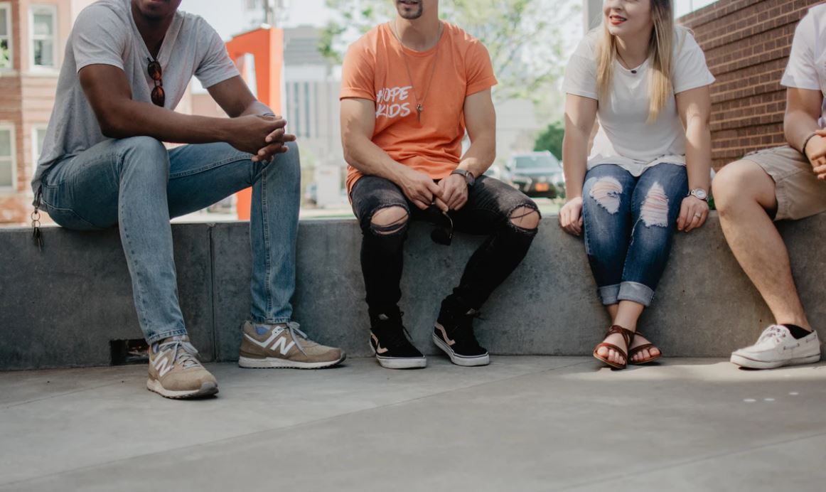 Understanding Social Comparison Bias | Shortform Books