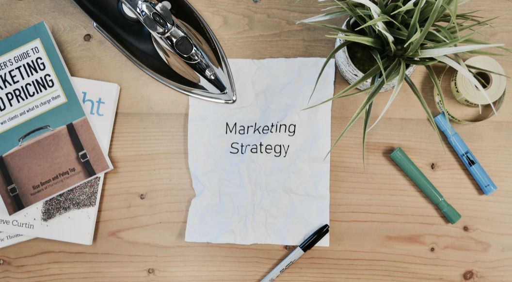Bad Marketing: The 2 Strategies You Should Avoid | Shortform Books