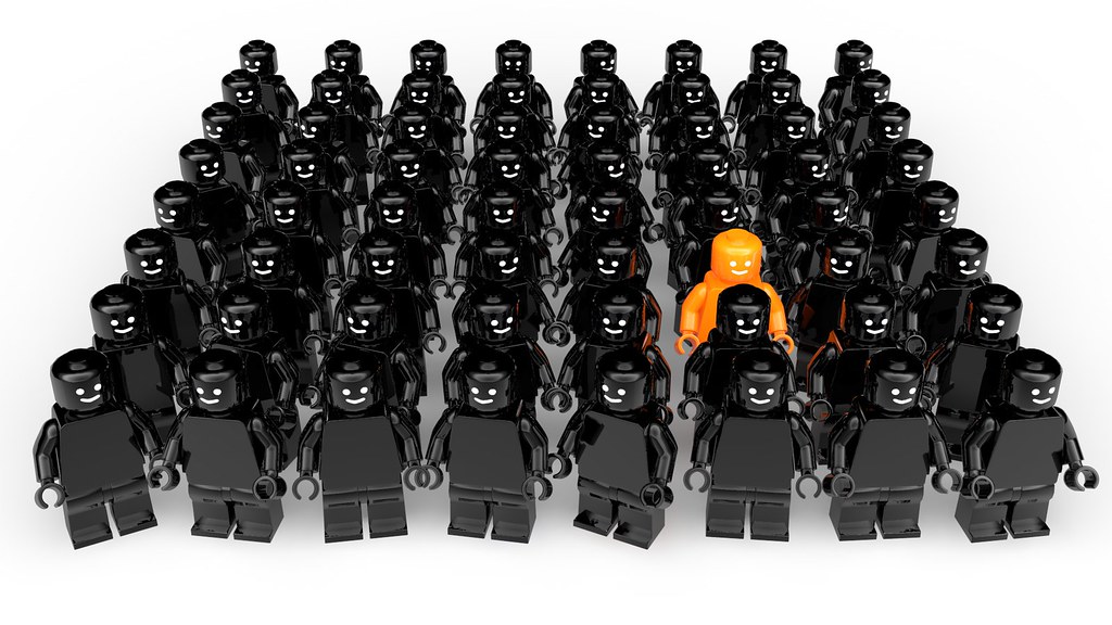 Charlie Munger: How to Practice Contrarian Thinking | Shortform Books