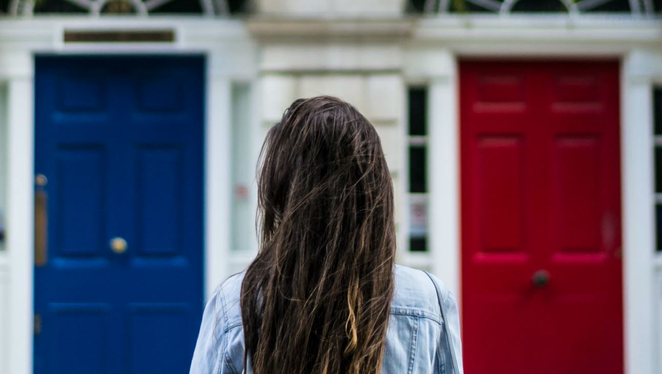 Why Do People Make Bad Decisions? The 5 Reasons | Shortform Books