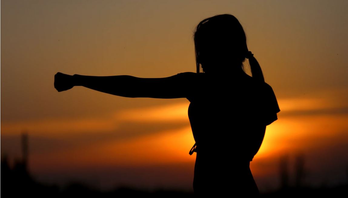 How to Develop Self-Discipline: 6 Tips From Sharma | Shortform Books