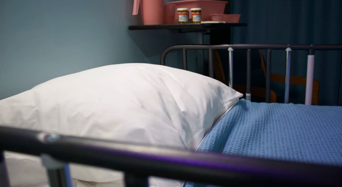 How to Avoid Deathbed Regrets and Live More Fully | Shortform Books