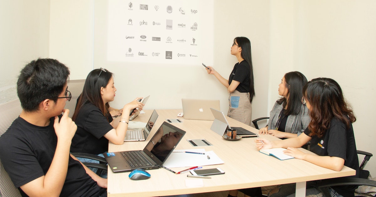 How to Run an Effective Meeting: Steps & Tips | Shortform Books