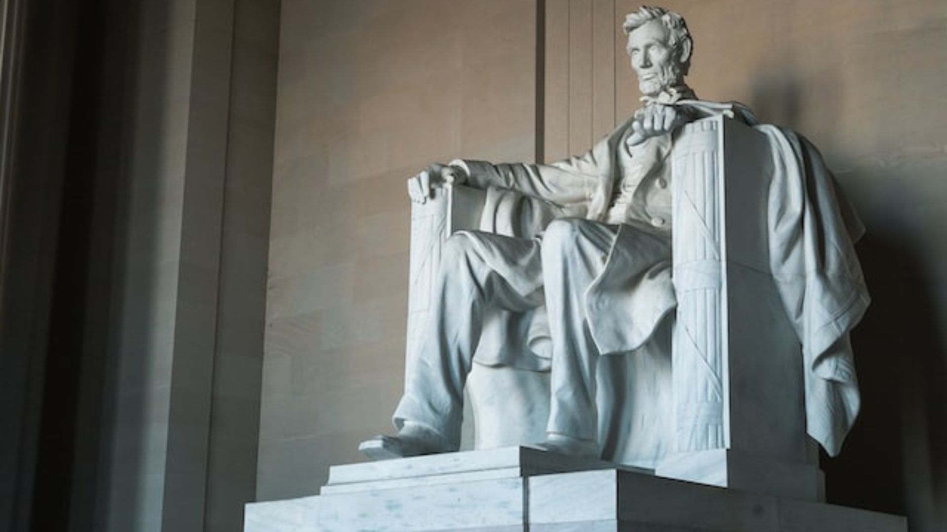 Leadership Lessons From Abraham Lincoln | Shortform Books