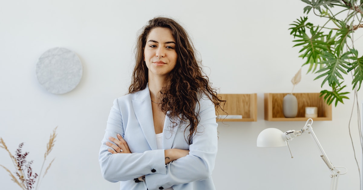 The 3 Characteristics of a One-Person Business (+ Pros & Cons ...
