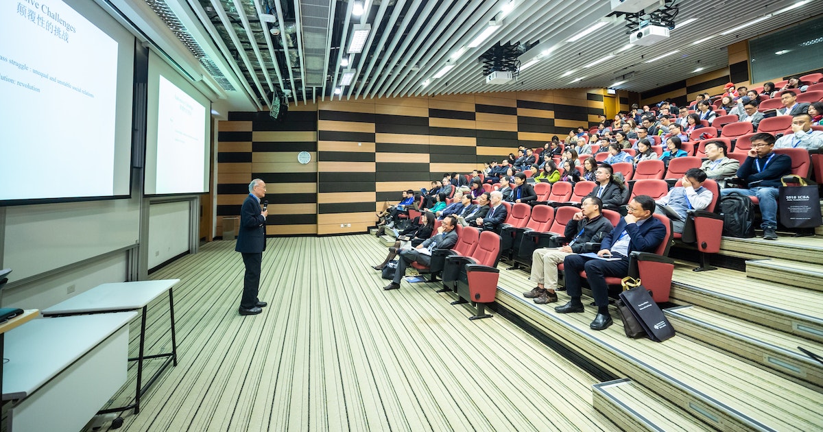 Confidence in Public Speaking: Beat Anxiety & Speak Boldly | Shortform ...