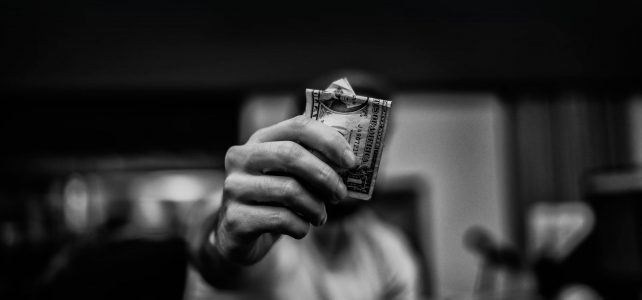 How to Become a Con Artist (So You Can Outsmart Them) - Shortform Books